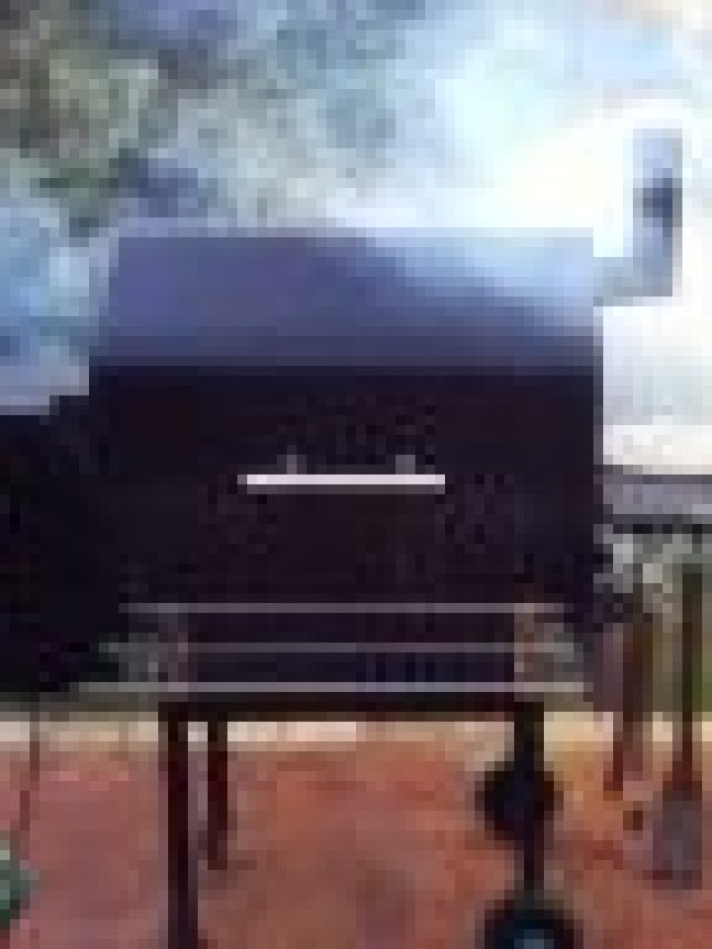 Vertical Vs Offset Smoker: Which One Is Best For You? - Sarah Scoop EATS