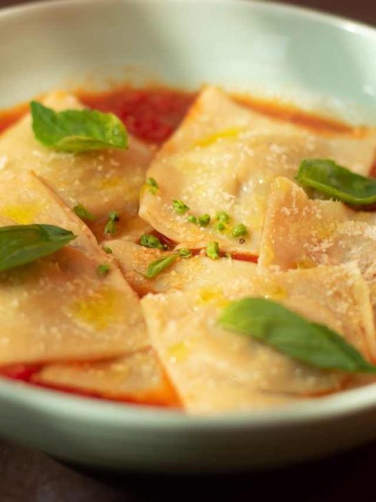 What to Serve With Cinnamon Rolls: 35+ Best Side Dishes