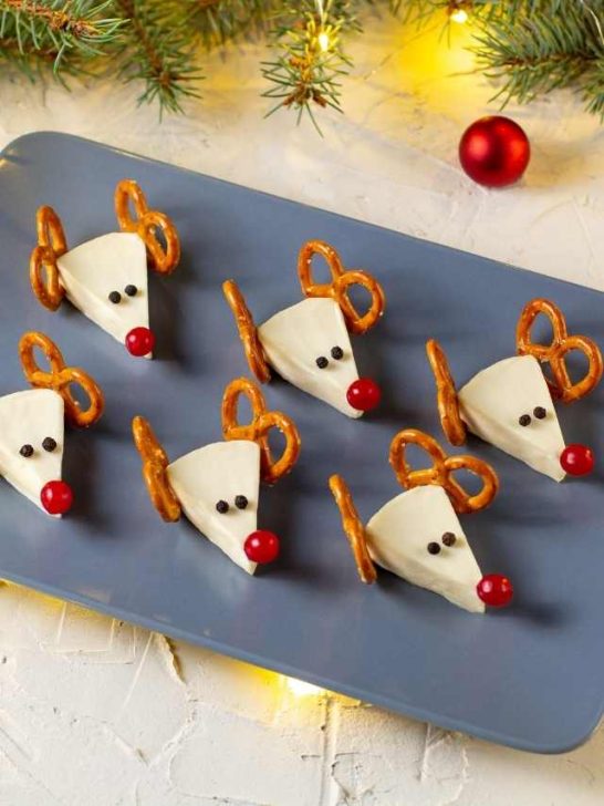 Easy Reindeer Cheese and Pretzels Recipe (Only 4 Ingredients) - Sarah ...
