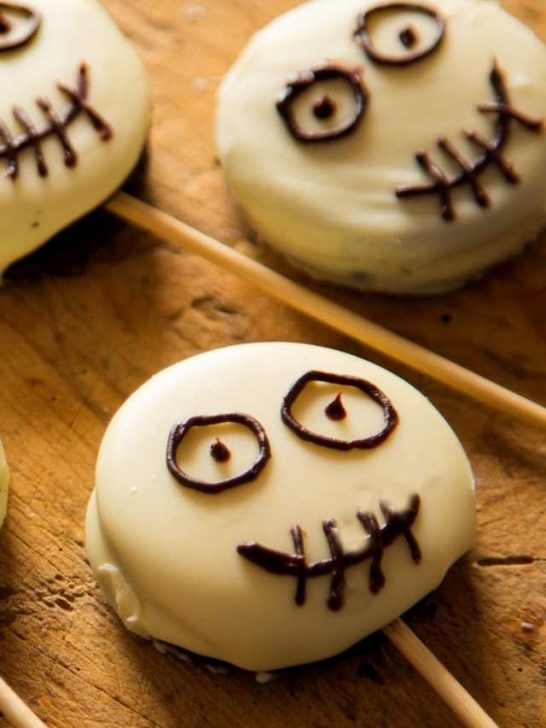 Halloween Oreo Ghost Pops
