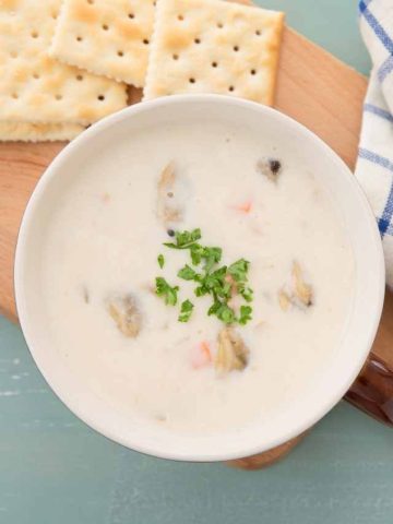 The 10 Best Side Dishes For What To Serve With Clam Chowder