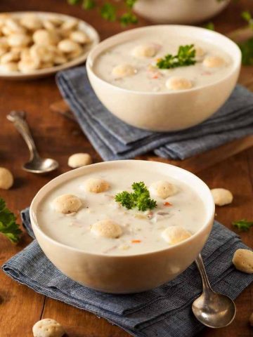 The 10 Best Side Dishes For What To Serve With Clam Chowder